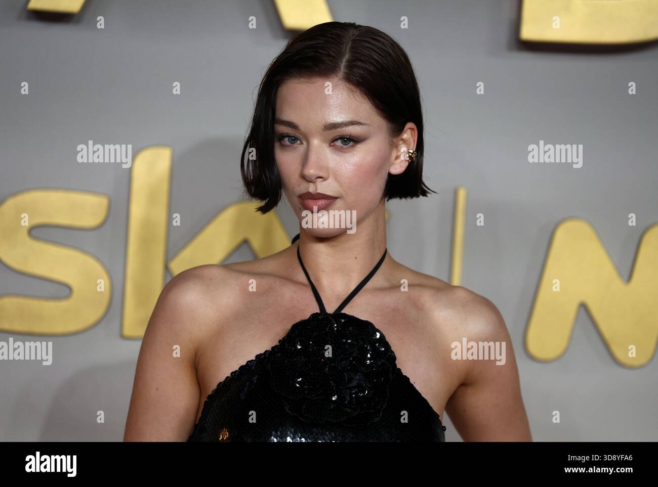 Jessica Alexander attends the "Amadeus" World Premiere at the Odeon ...