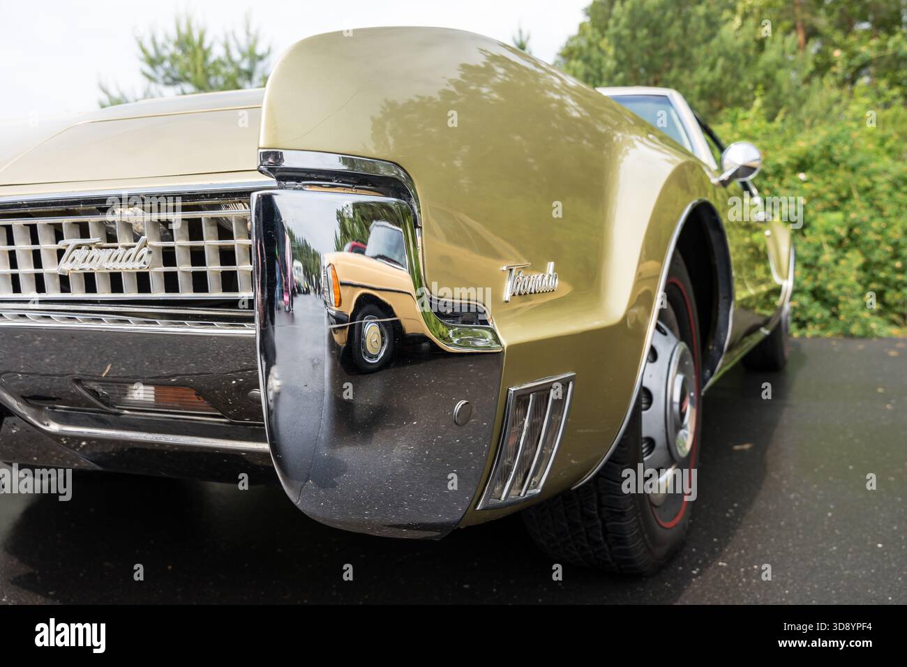 Oldsmobile toronado 1973 hi-res stock photography and images - Alamy