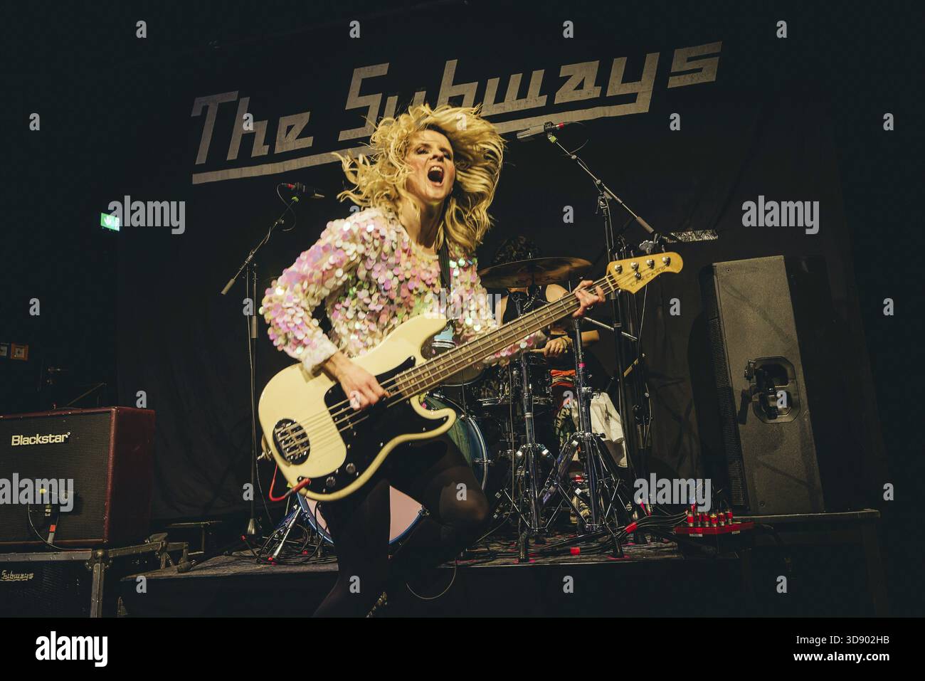 Charlotte Cooper, singer and bass player from The Subways live on For ...