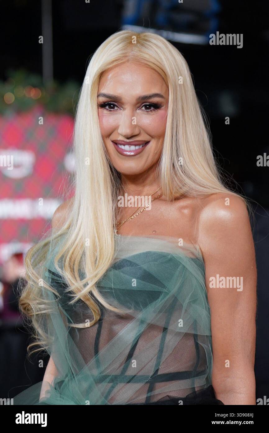 Gwen Stefani at arrivals for OH. WHAT. FUN. Premiere, Alice Tully Hall ...