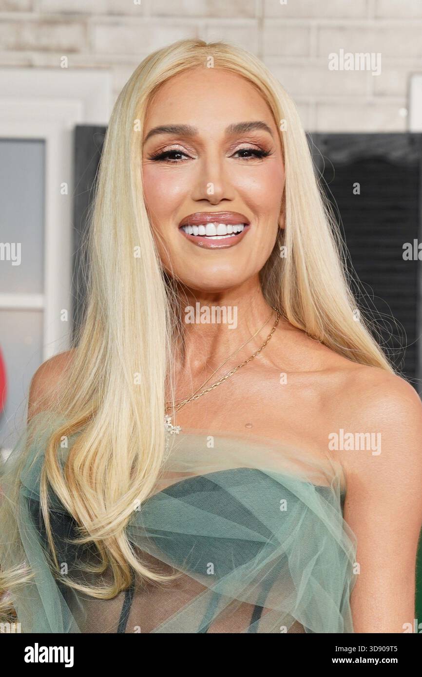 Gwen Stefani at arrivals for OH. WHAT. FUN. Premiere, Alice Tully Hall ...