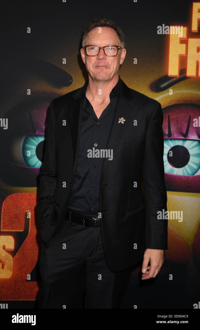 HOLLYWOOD, CALIFORNIA - DECEMBER 02: Matthew Lillard at the "Five ...