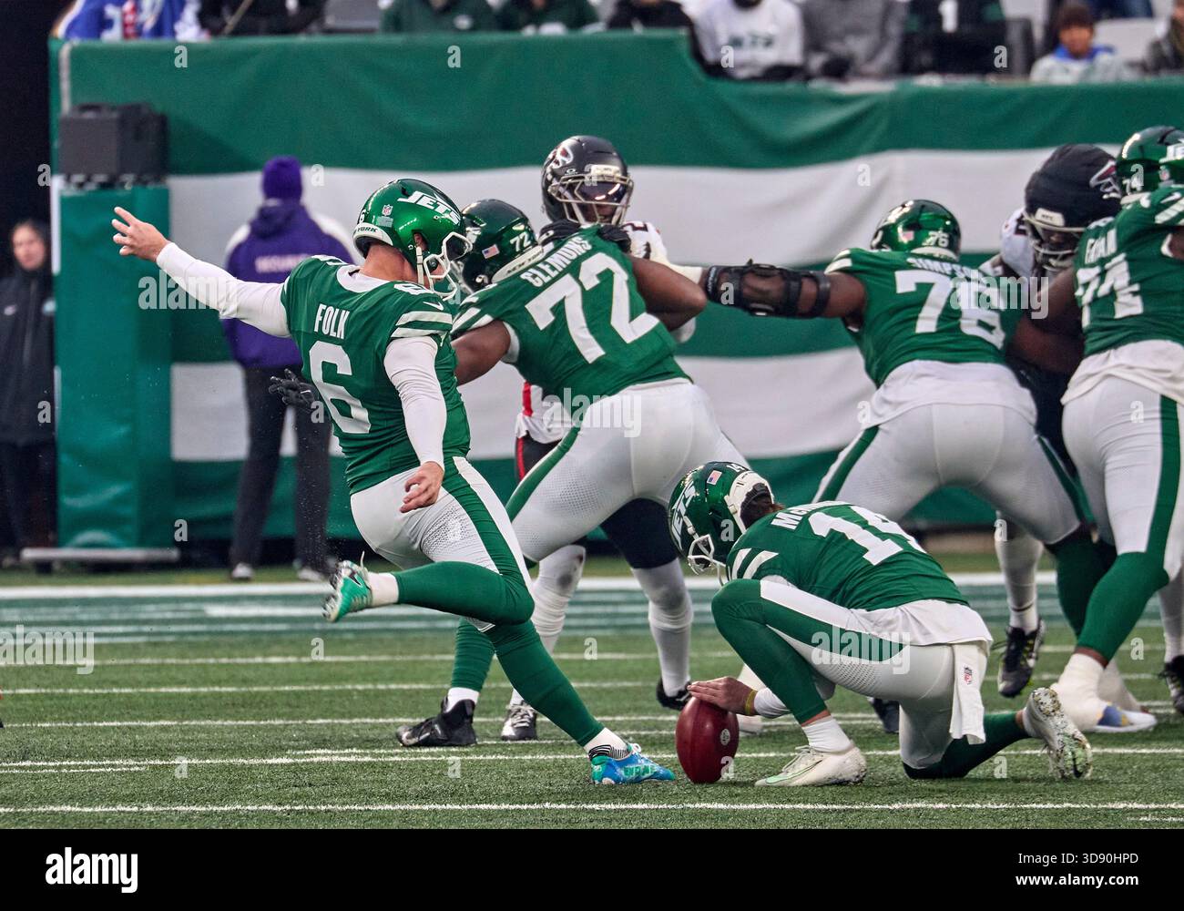 New York Jets kicker Nick Folk (6) kicks a point after touchdown ...
