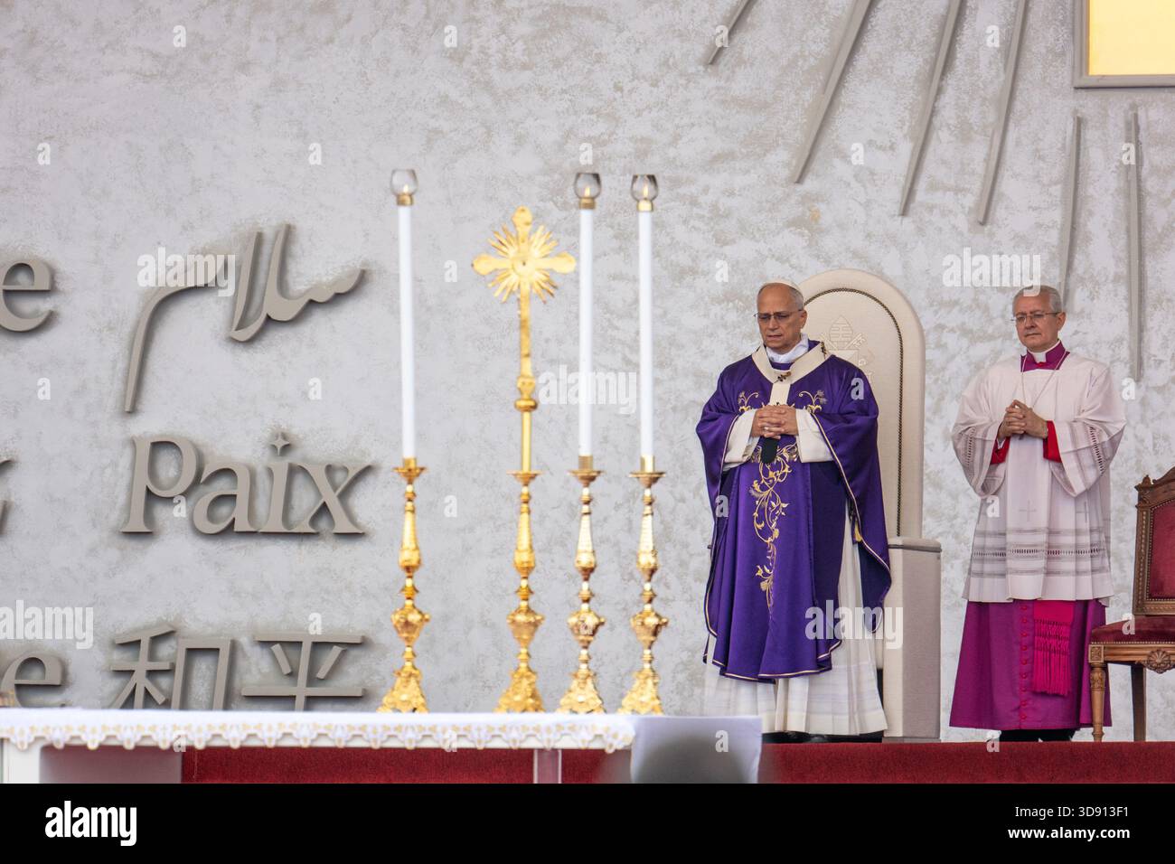 Pope Leo XIV Leads a ‘Holy Mass’ at Beirut Waterfront, in Beirut ...