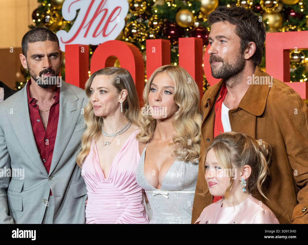 Michele Morrone, Amanda Seyfried, Sydney Sweeney, Brandon Sklenar ...