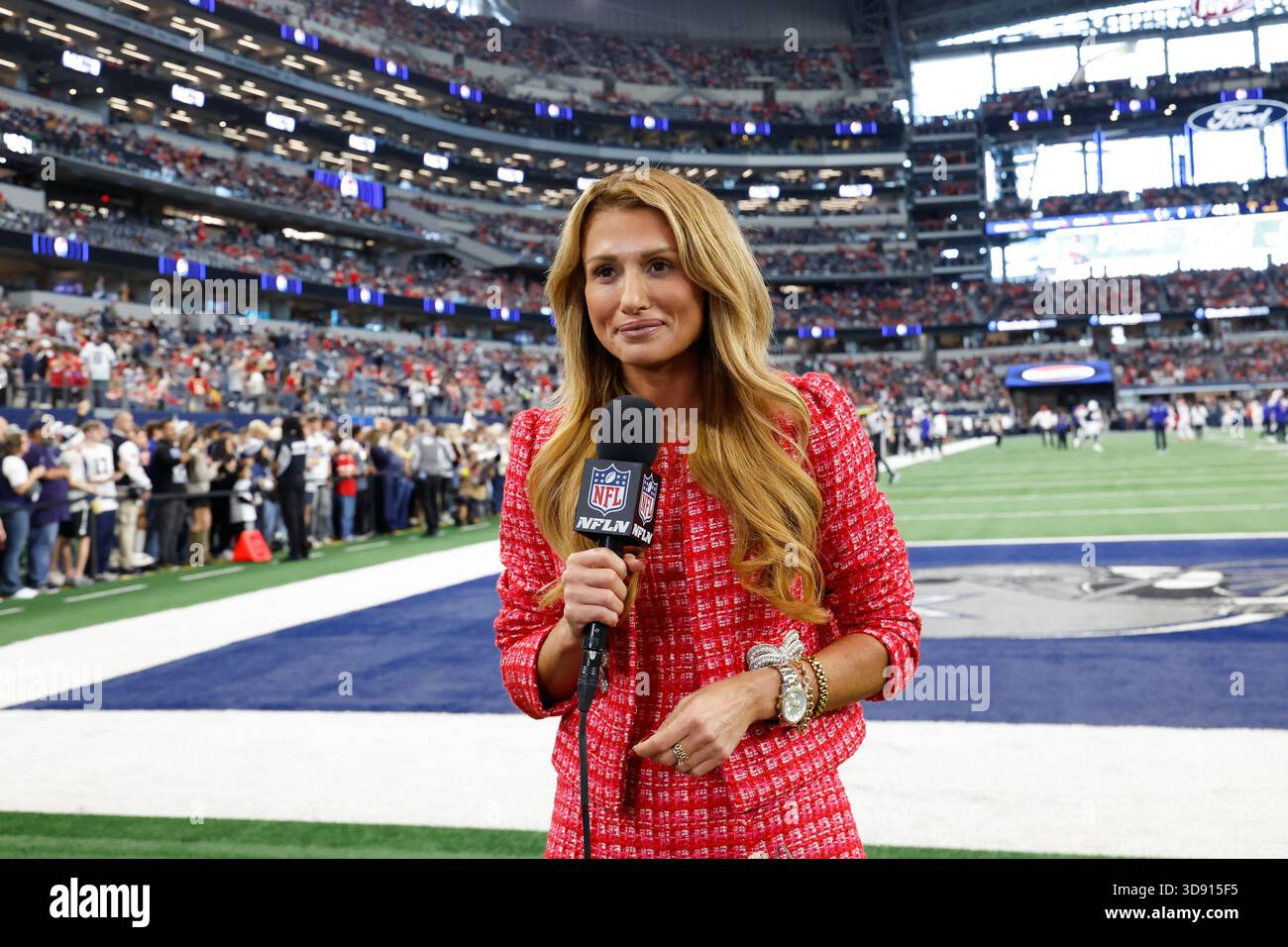NFL network reporter Jane Slater before a NFL football game between the ...