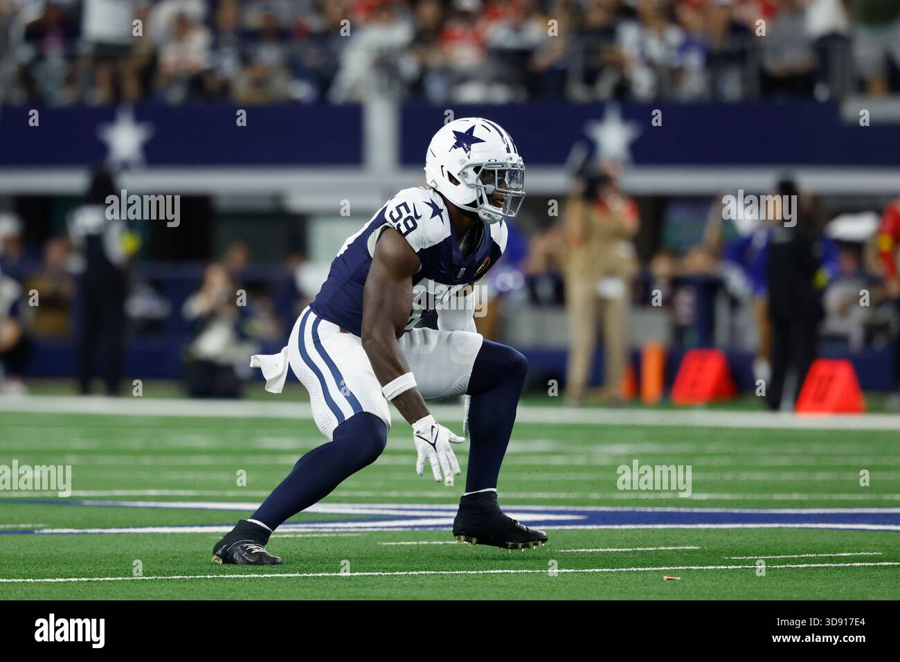 Dallas Cowboys linebacker Kenneth Murray (59) looks to defend during a ...