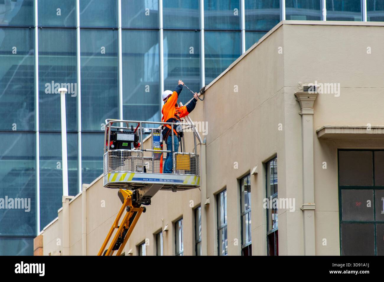 Articulated boom lift construction hi-res stock photography and images ...