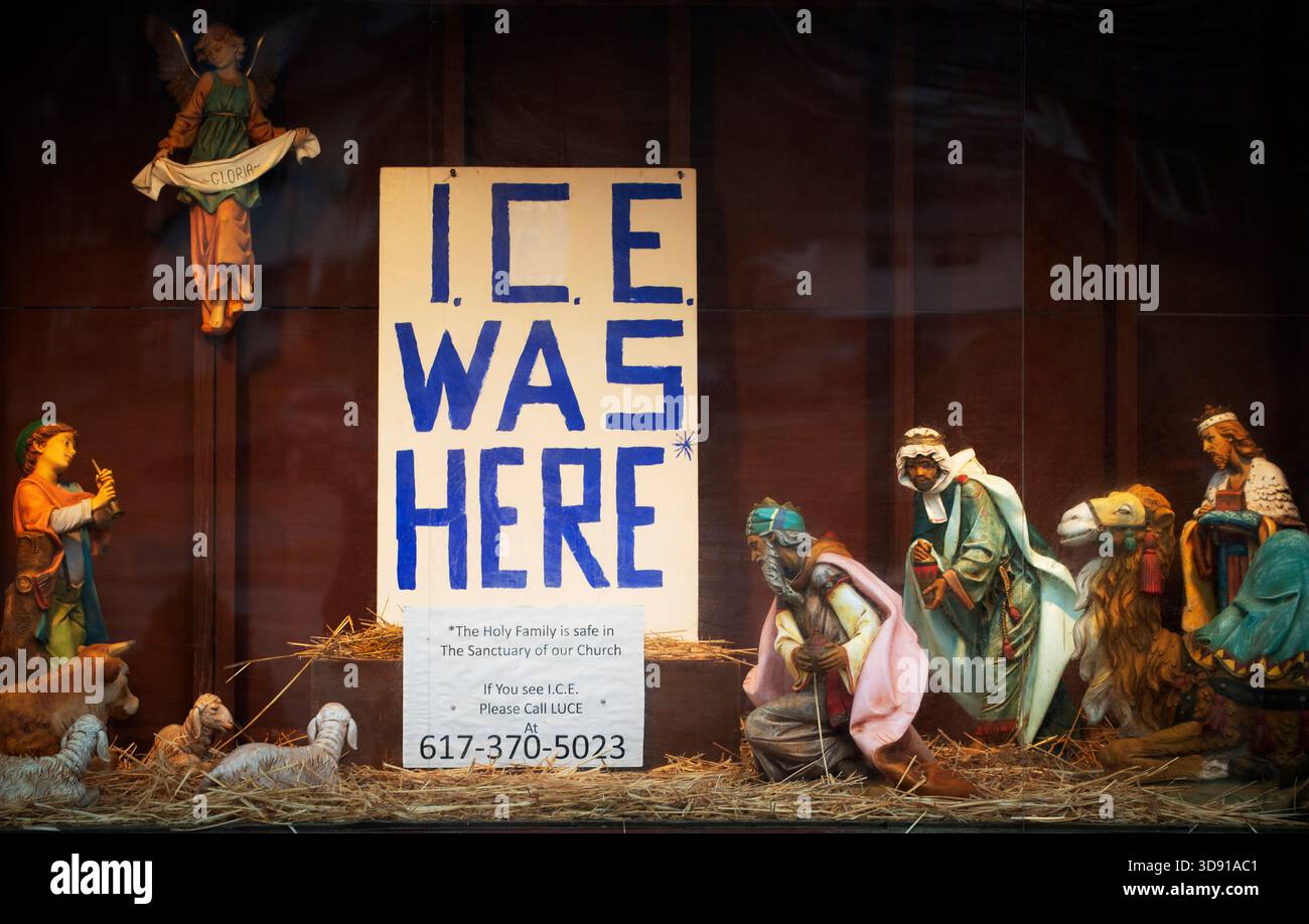 Dedham, Massachusetts, USA. 02 Dec. 2025. Nativity Scene without Baby ...