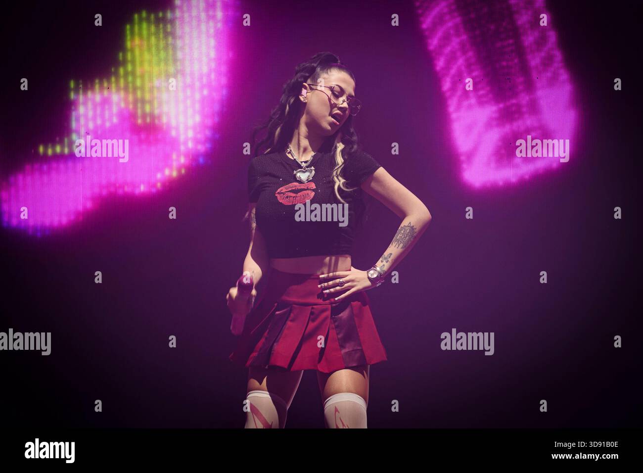 Anna – real name Anna Pepe - performs live at concert of “Vera Baddie ...