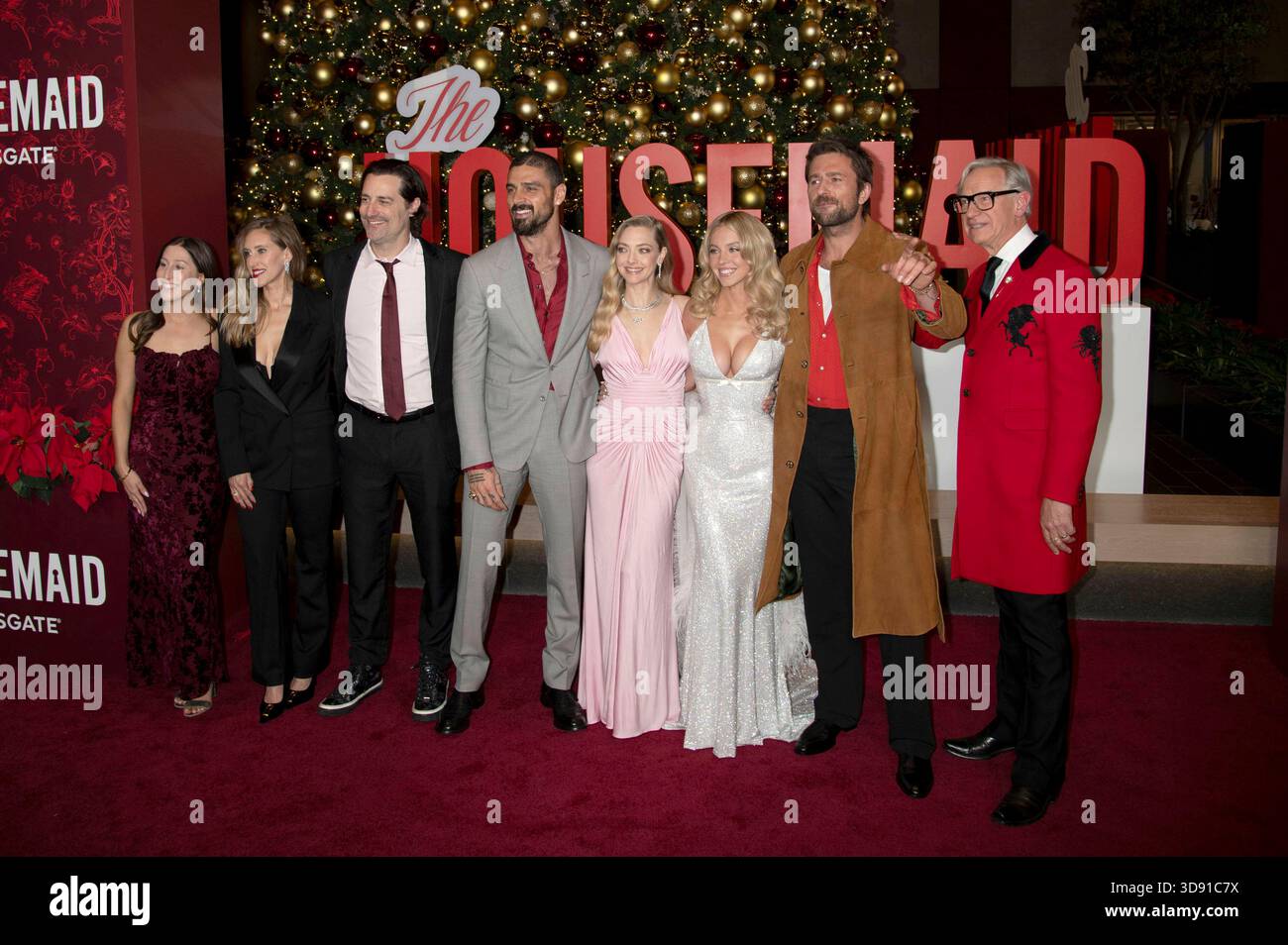 Laura Fischer, Todd Lieberman, Michele Morrone, Amanda Seyfried, Sydney ...