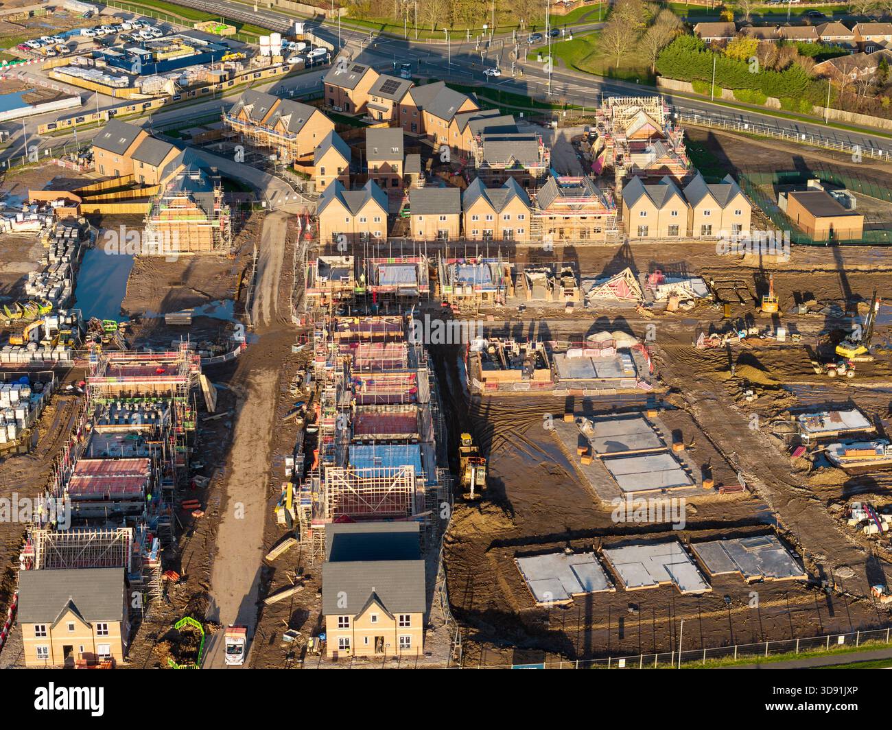 WARRINGTON, CHESHIRE, ENGLAND - NOVEMBER 17, 2025: Housing development ...