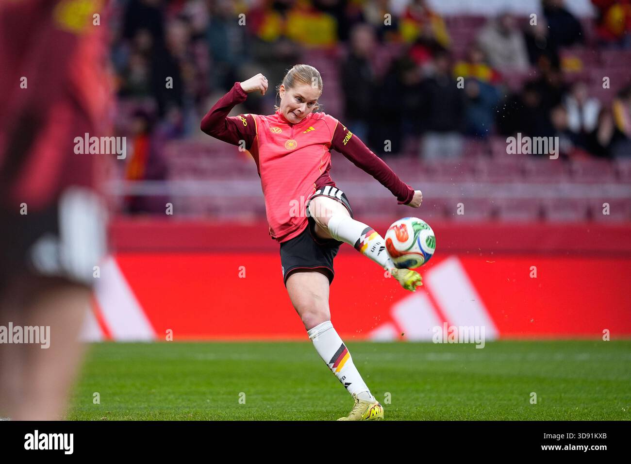 Sjoeke Nusken of Germany warms up during the UEFA Women's Nations ...