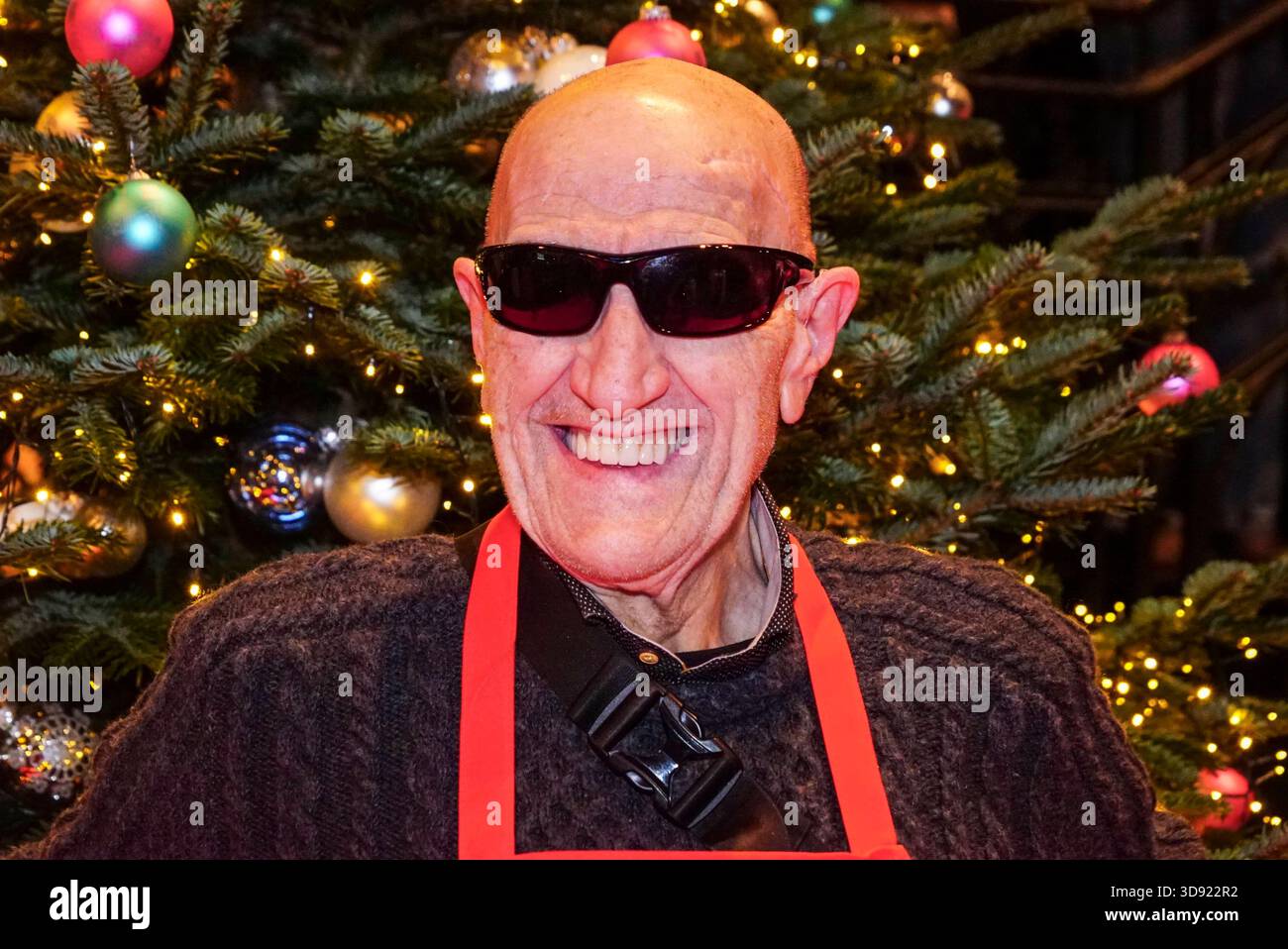 CNTVhamburg: Eddy Kante war sein halbes Leben Bodyguard von Udo ...