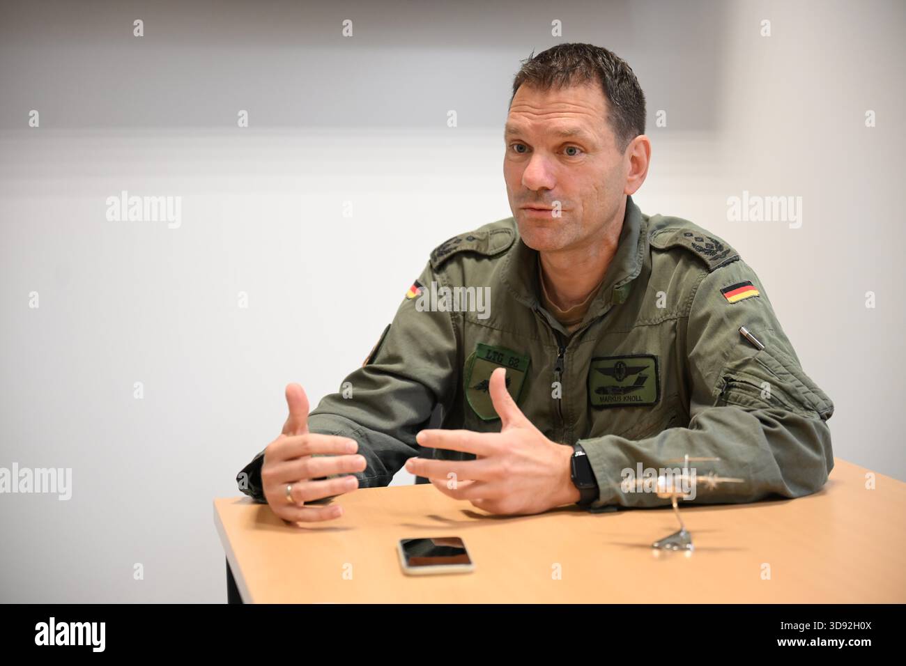 PRODUCTION - 03 December 2025, Lower Saxony, Wunstorf: Markus Knoll ...