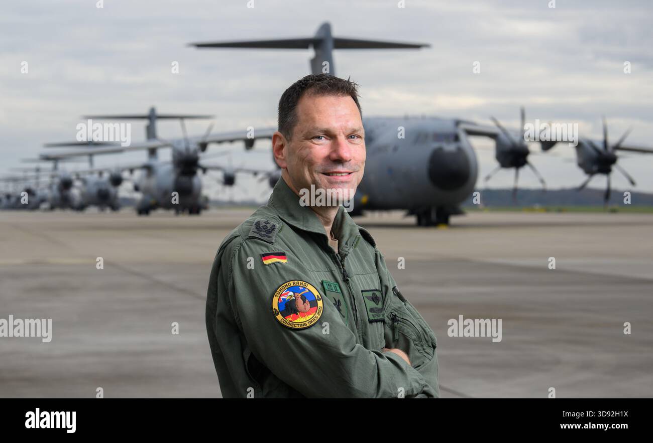 PRODUCTION - 03 December 2025, Lower Saxony, Wunstorf: Markus Knoll ...