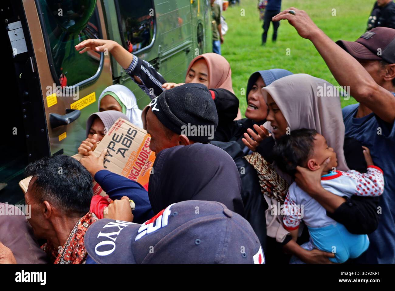 December 3, 2025, Aceh Tengah, Aceh, Indonesia: Flood survivors ...