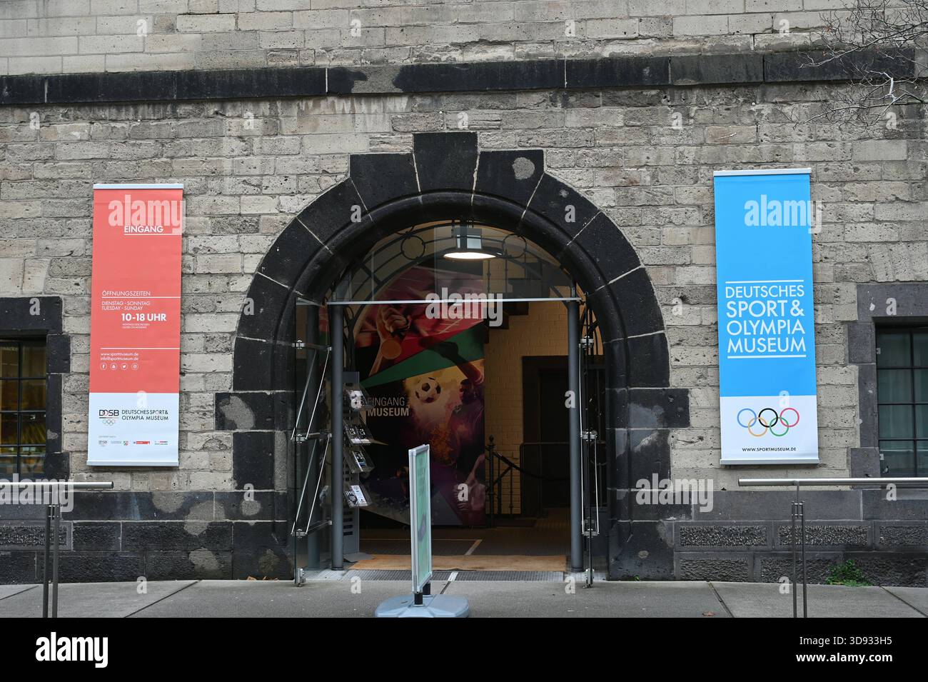 Eingang Deutsches Sport & Olympia Museum *** Entrance German Sport ...