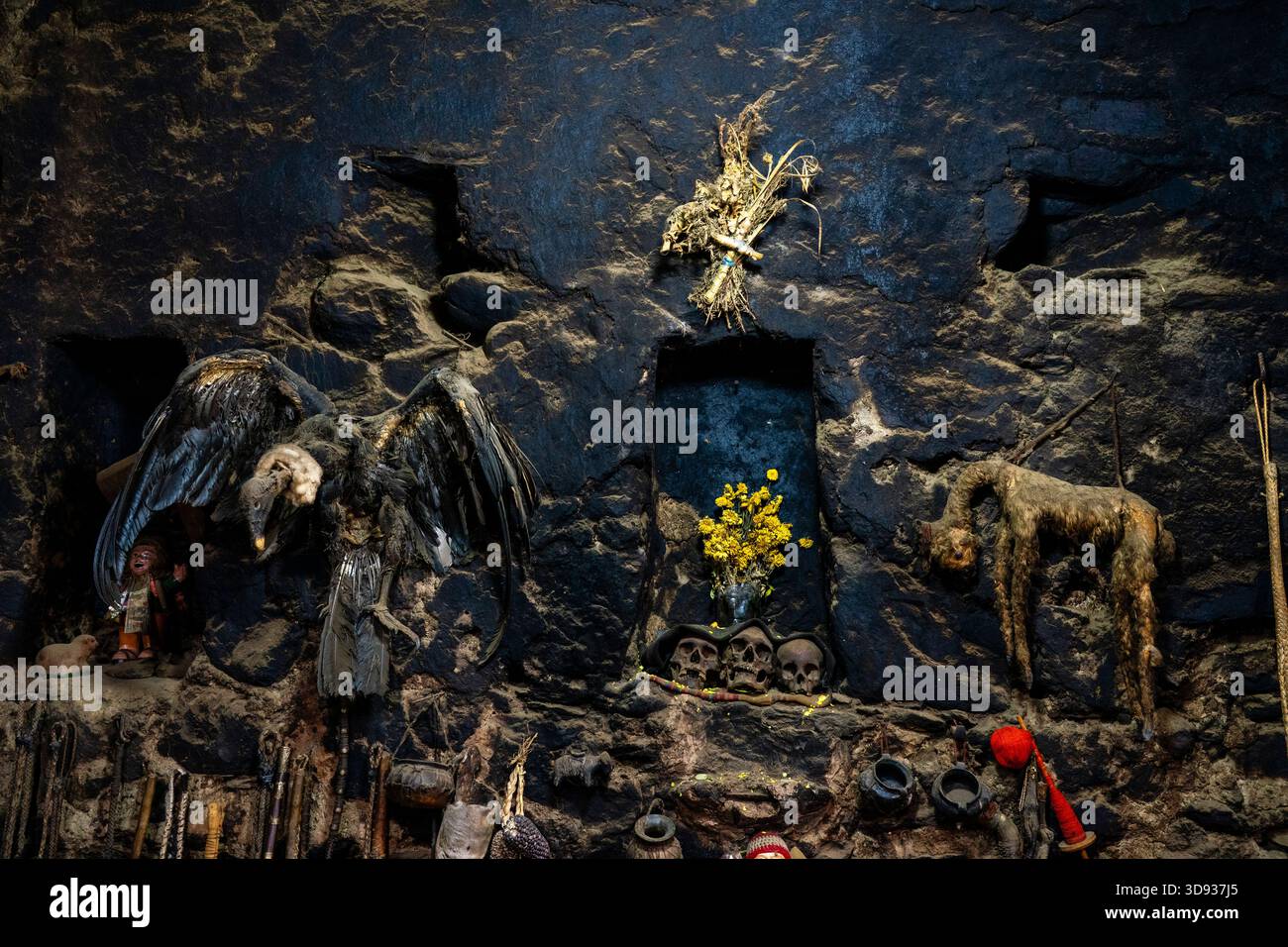 Worship of traditional symbols and cult of the dead, Ollantaytambo ...
