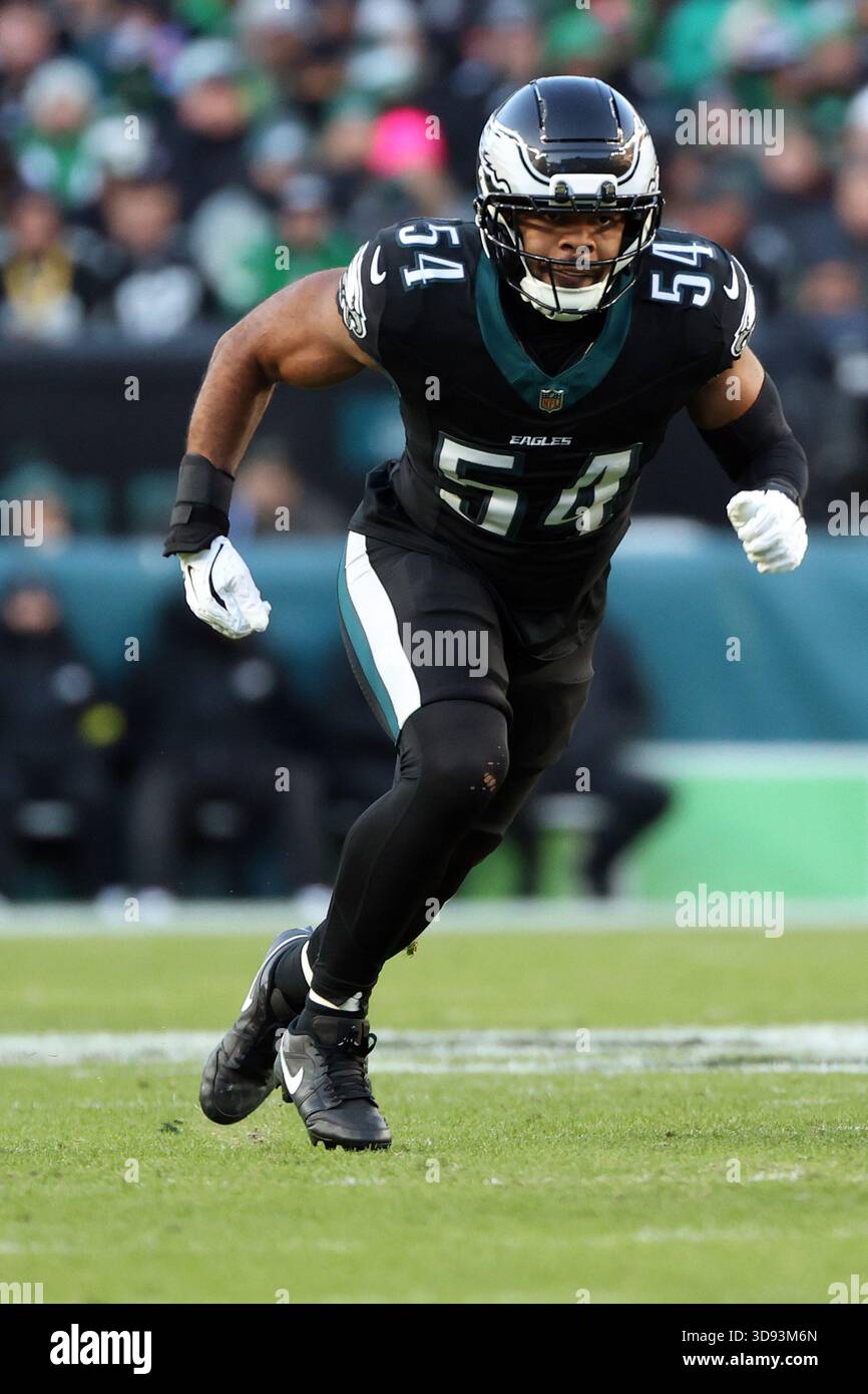 Philadelphia Eagles linebacker Jeremiah Trotter Jr. (54) rushes during ...