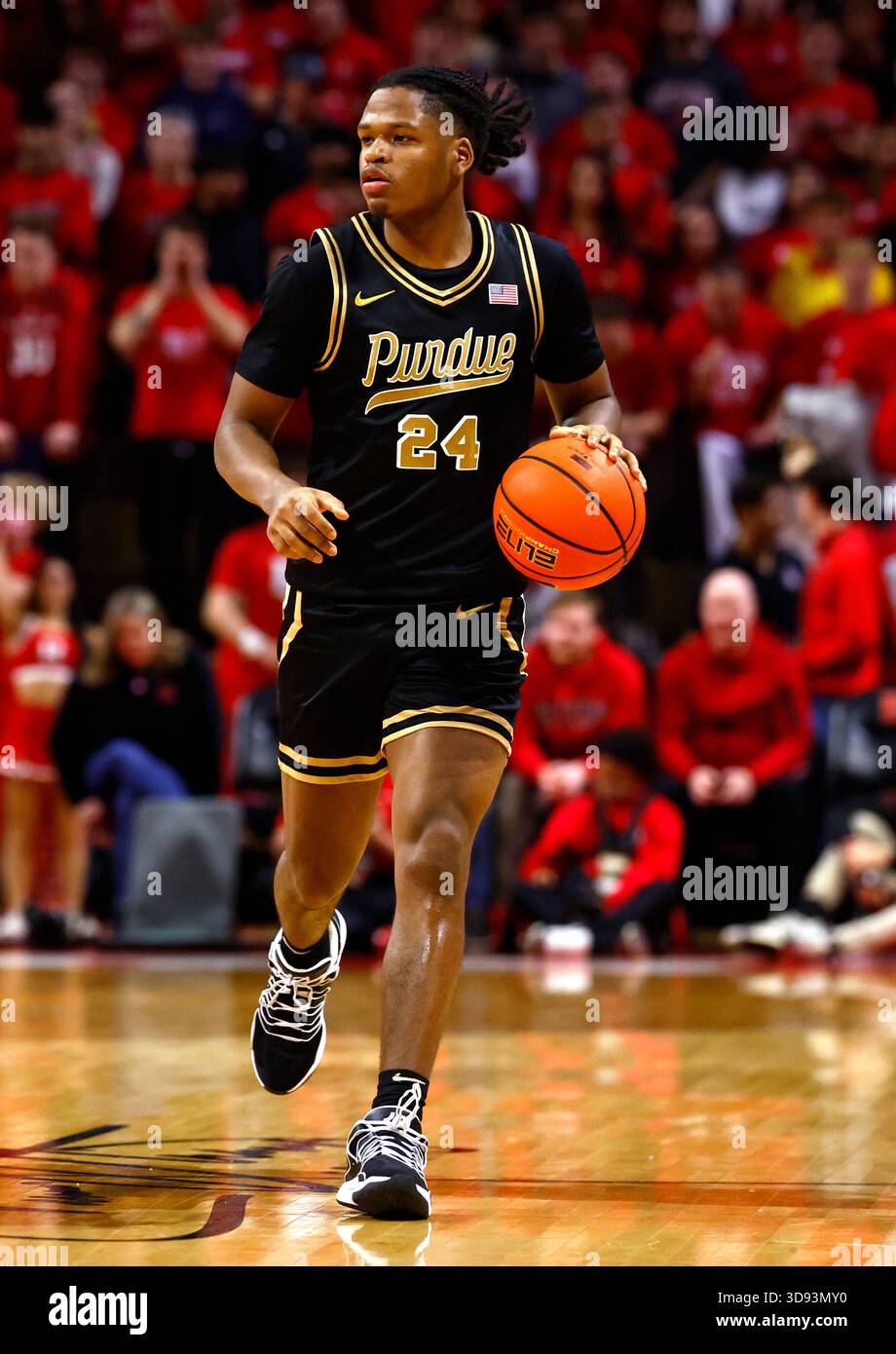 Purdue guard Gicarri Harris dribbles the ball against Rutgers during ...