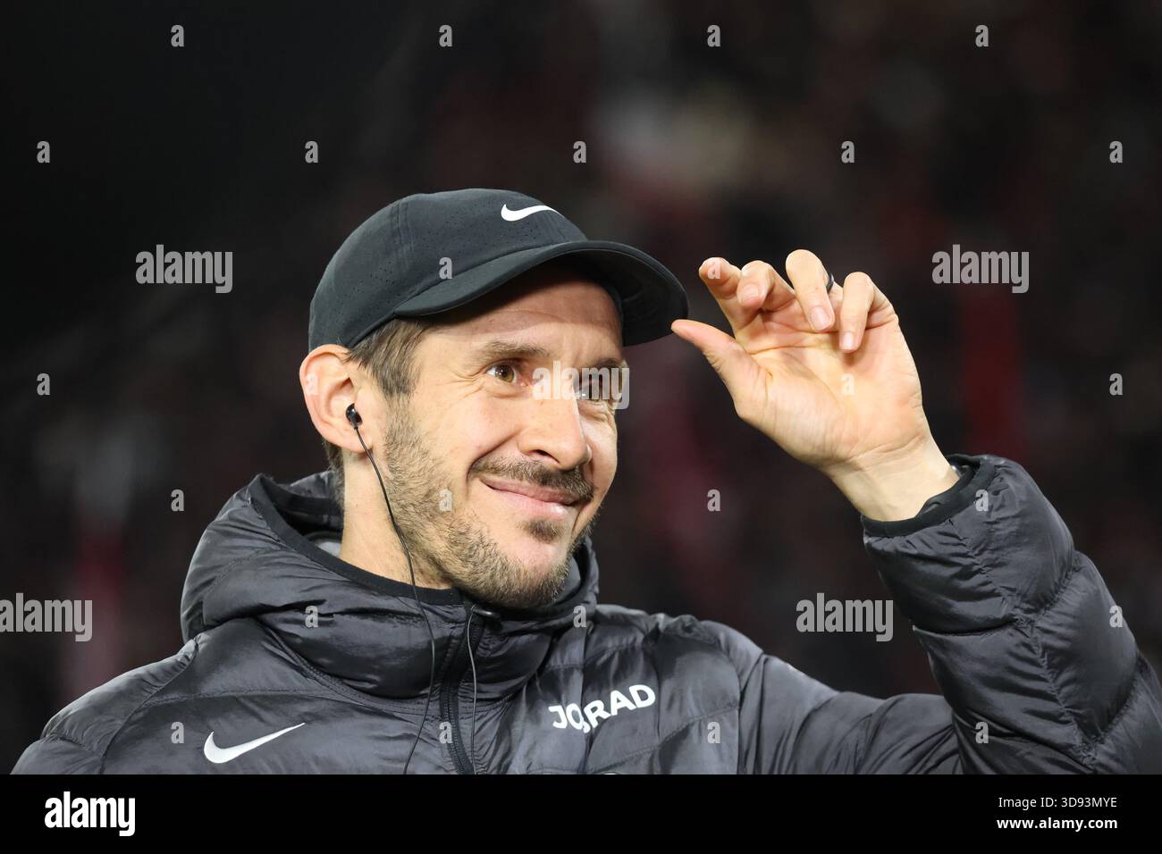 Cheftrainer / Coach Julian Schuster (Freiburg) beim Spiel um den DFB ...