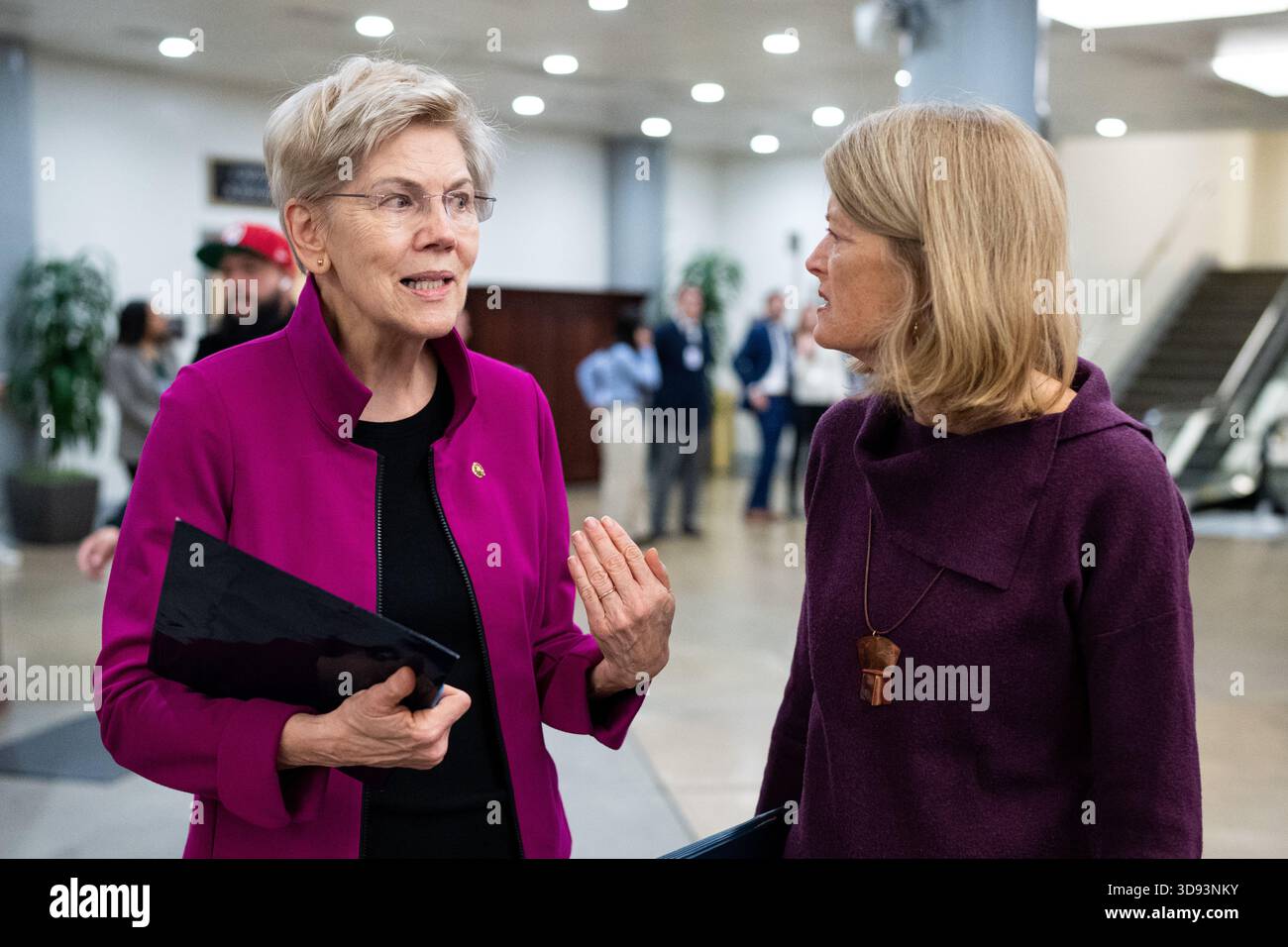 UNITED STATES - DECEMBER 3: Sen. Elizabeth Warren, D-Mass., left, and ...