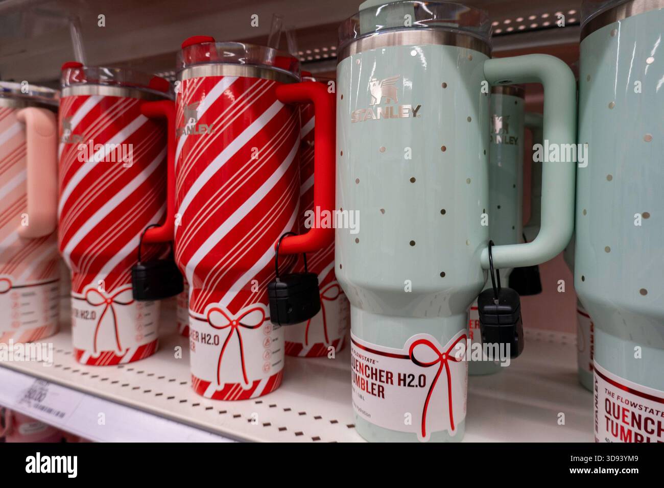 Target store interior hi-res stock photography and images - Alamy