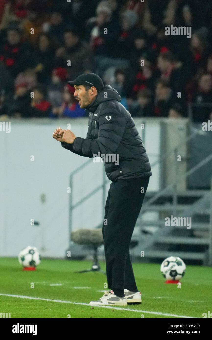 Julian Schuster (Freiburg, Coach) DFB-Pokal [German Cup]: Freiburg vs ...