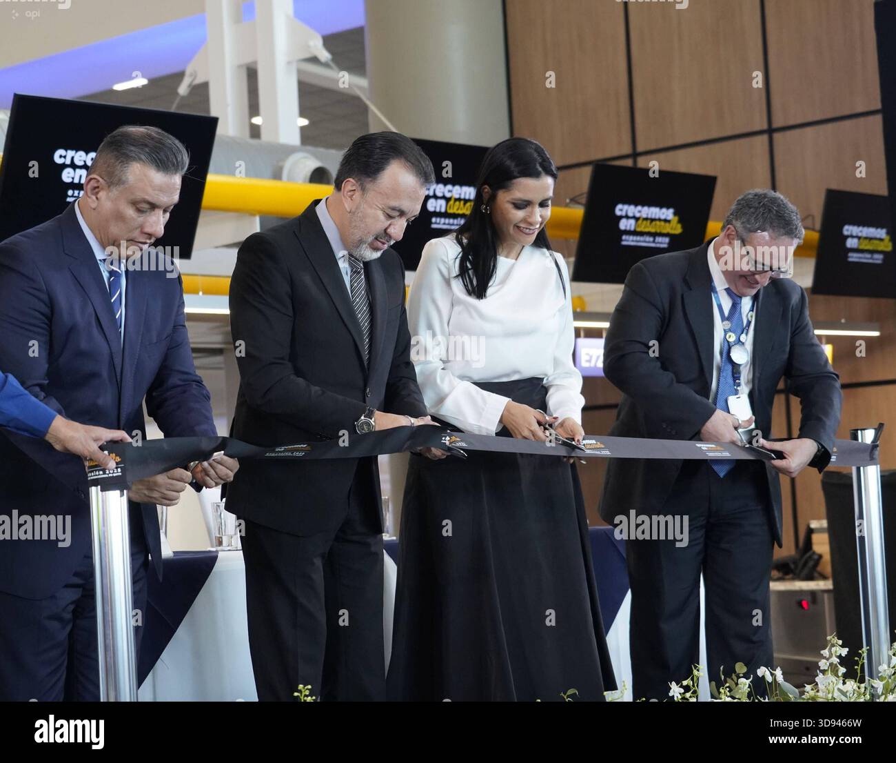 MARISCAL SUCRE AIRPORT EXPANSION Quito, Wednesday, December 3, 2025 ...