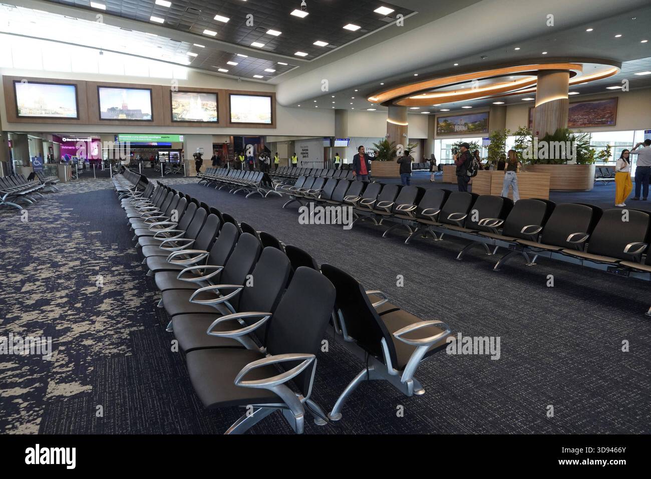 MARISCAL SUCRE AIRPORT EXPANSION Quito, Wednesday, December 3, 2025 ...