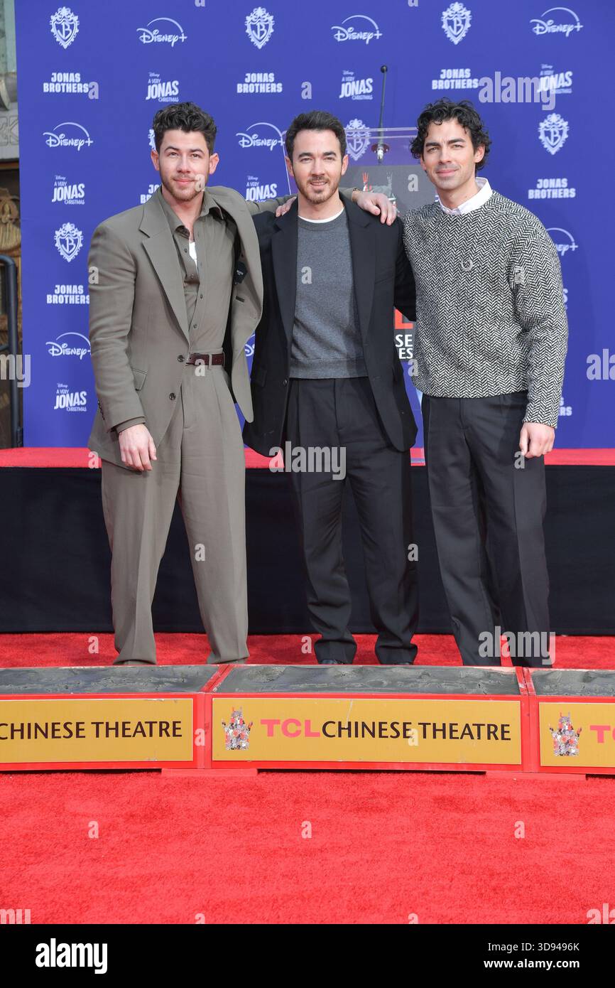 Nick Jonas, from left, Kevin Jonas and Joe Jonas pose during a ...
