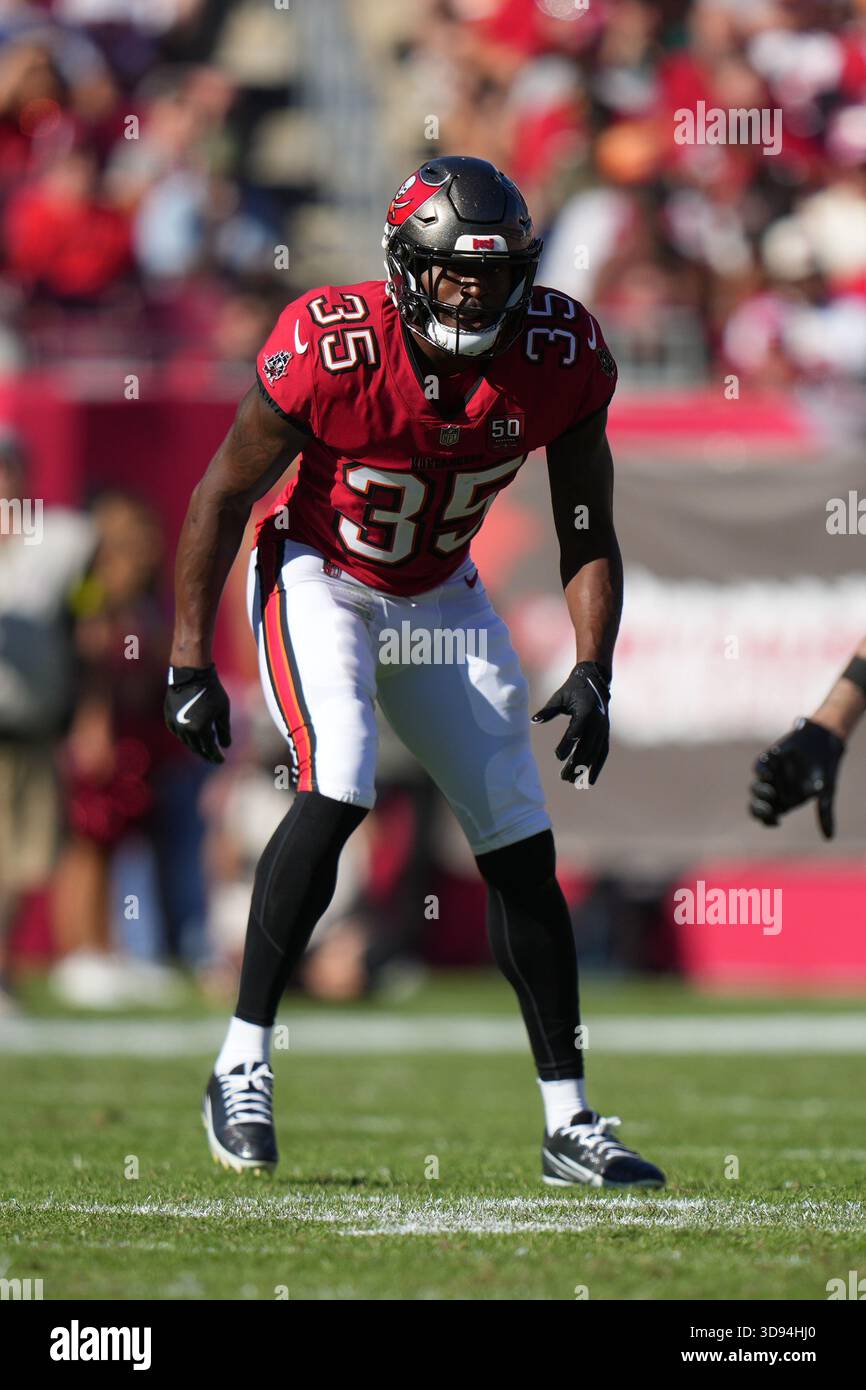 Tampa Bay Buccaneers cornerback Jamel Dean (35) defends near the line ...