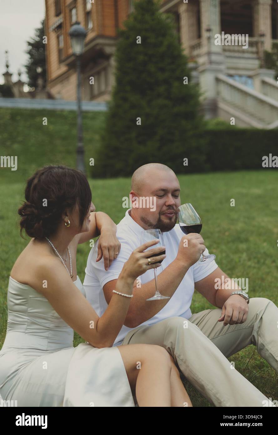 Woman face portrait outside hi-res stock photography and images - Alamy