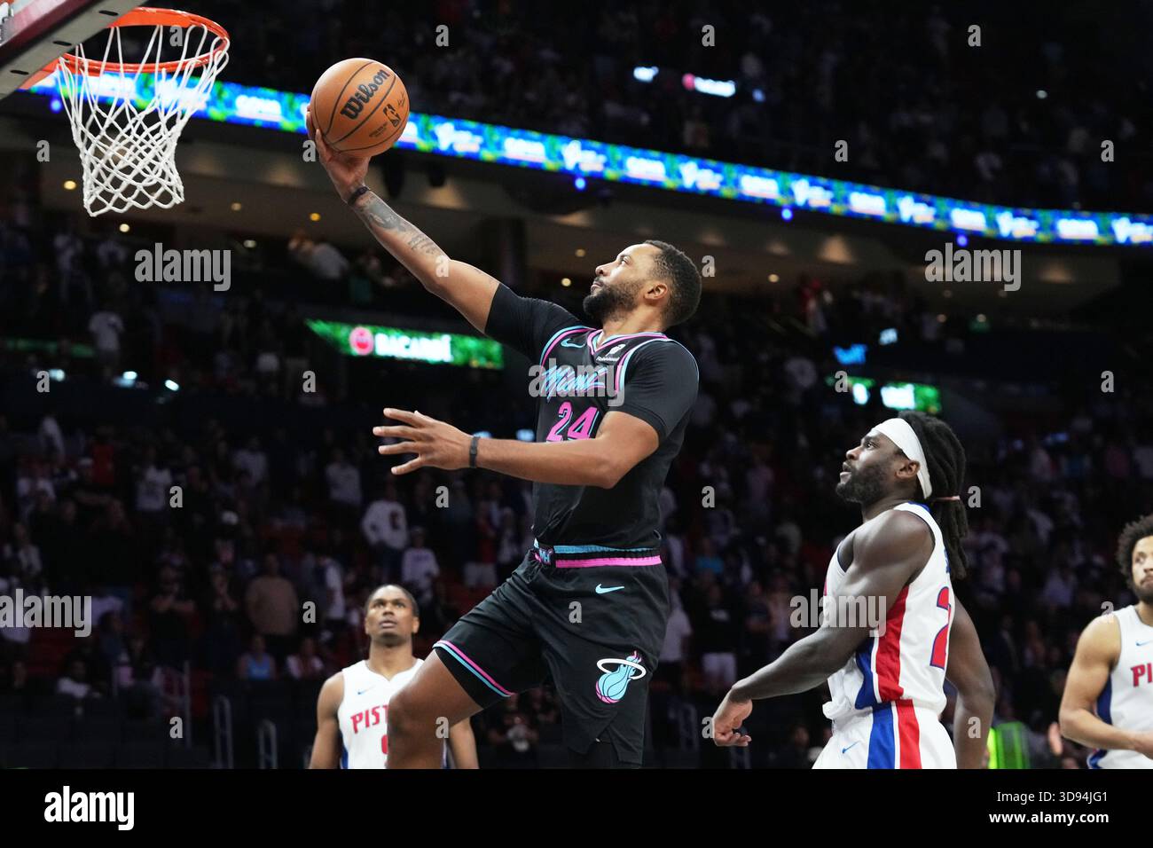 Miami Heat guard Norman Powell (24) drives to the basket during the ...