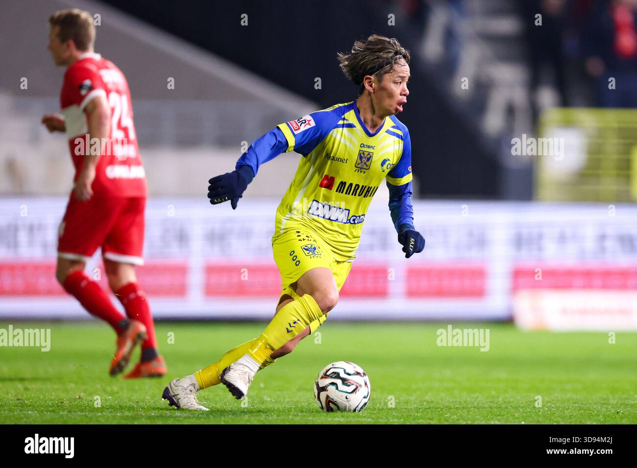 ANTWERPEN, BELGIUM - DECEMBER 3: Ryotaro Ito of Sint-Truiden VV in ...