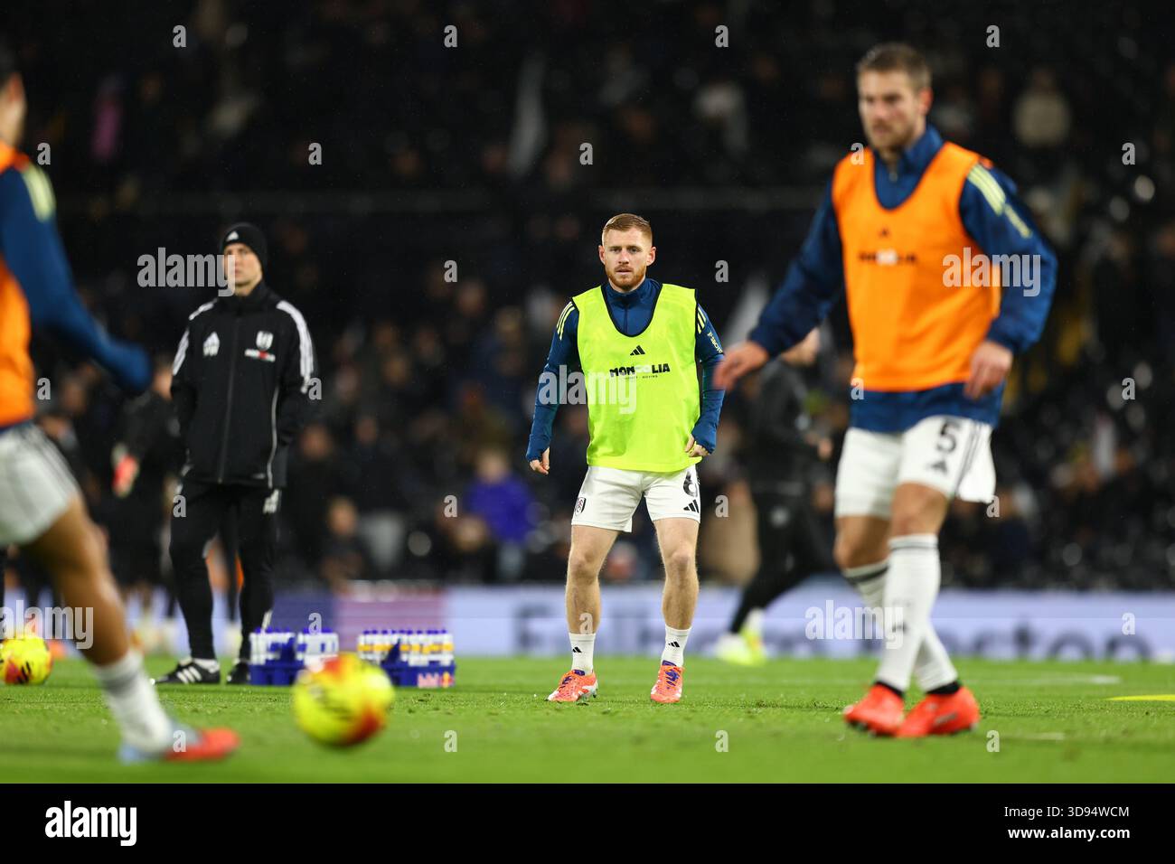 Fulham midfielder Harrison Reed (6) warms up during the Fulham v Manchester City Premier League ...