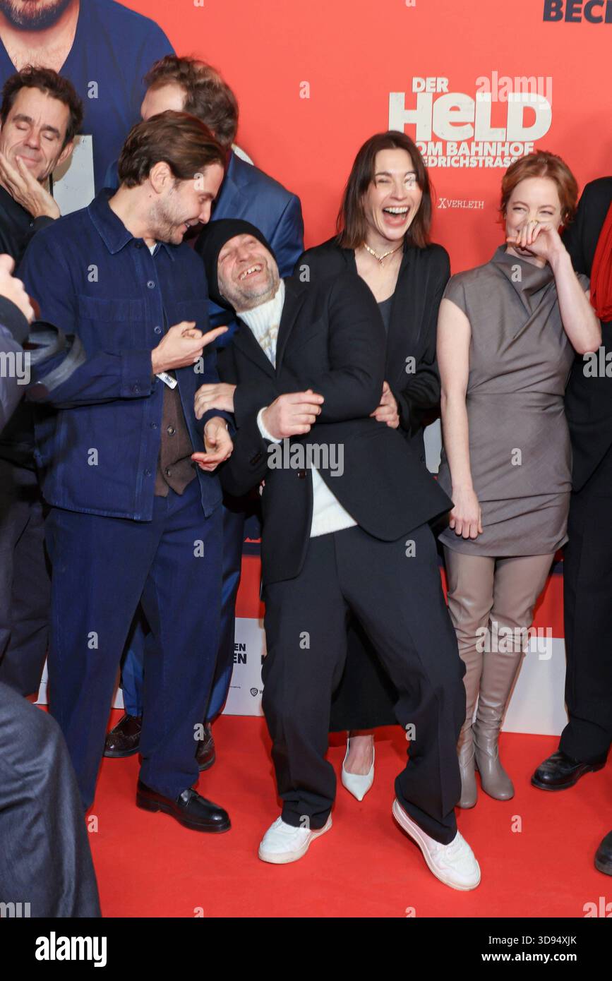 02.12.2025, Daniel Brühl, Jürgen Vogel und Christiane Paul zur Premiere ...