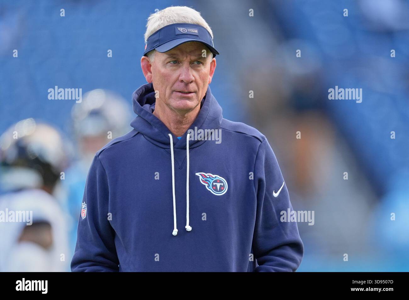 Tennessee Titans head coach Mike McCoy before an NFL football game ...