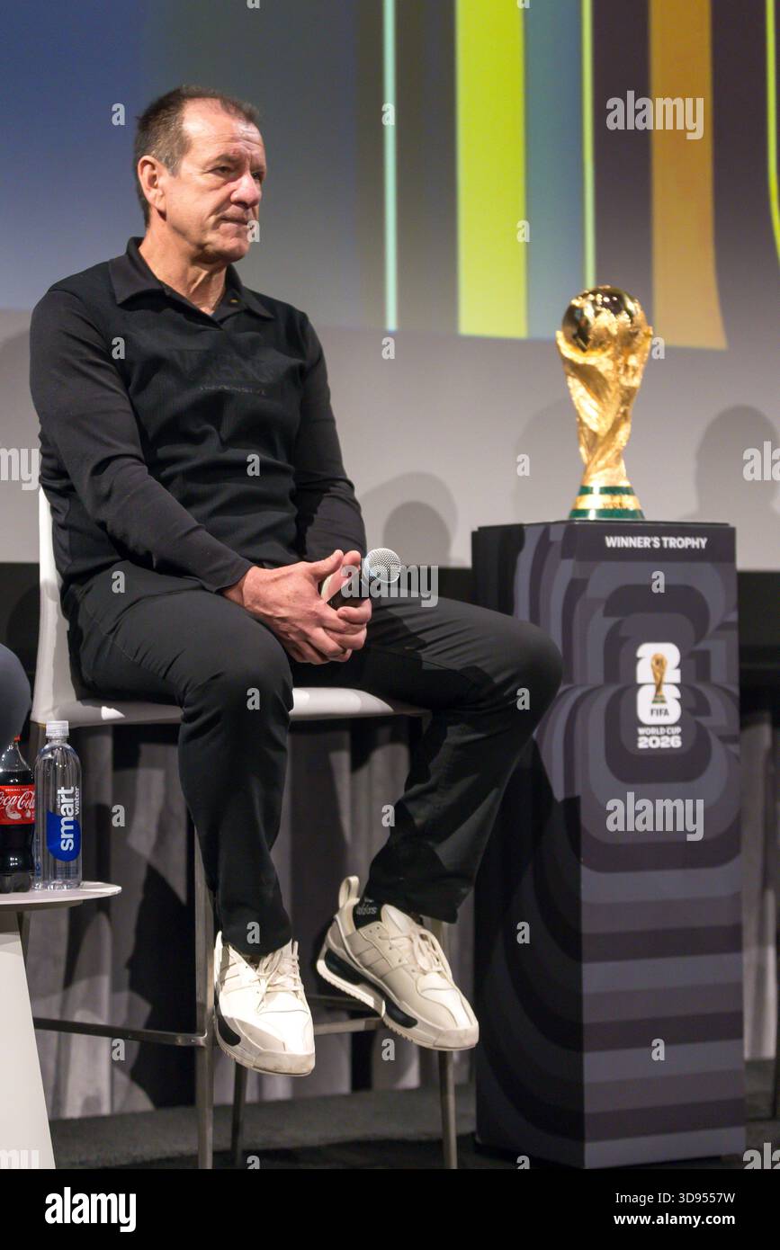 Dunga, captain of the Brazilian national team in the 1994 title, and ...