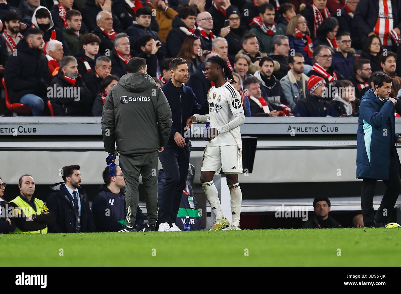 (L-R) Xabi Alonso, Eduardo Camavinga (Real), DECEMBER 3, 2025 - Football / Soccer : Spanish "La ...
