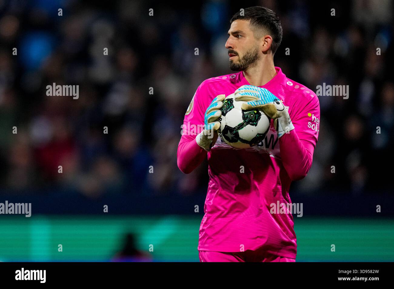 BOCHUM, GERMANY - DECEMBER 3: VfB Stuttgart goalkeeper Fabian Bredlow ...
