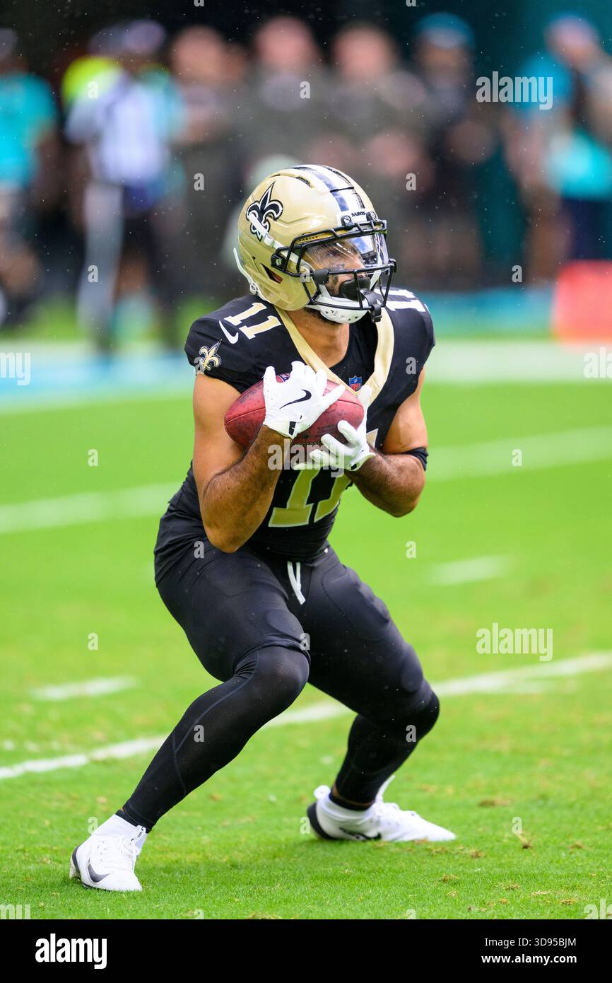 New Orleans Saints wide receiver Dante Pettis (11) catches the ball ...