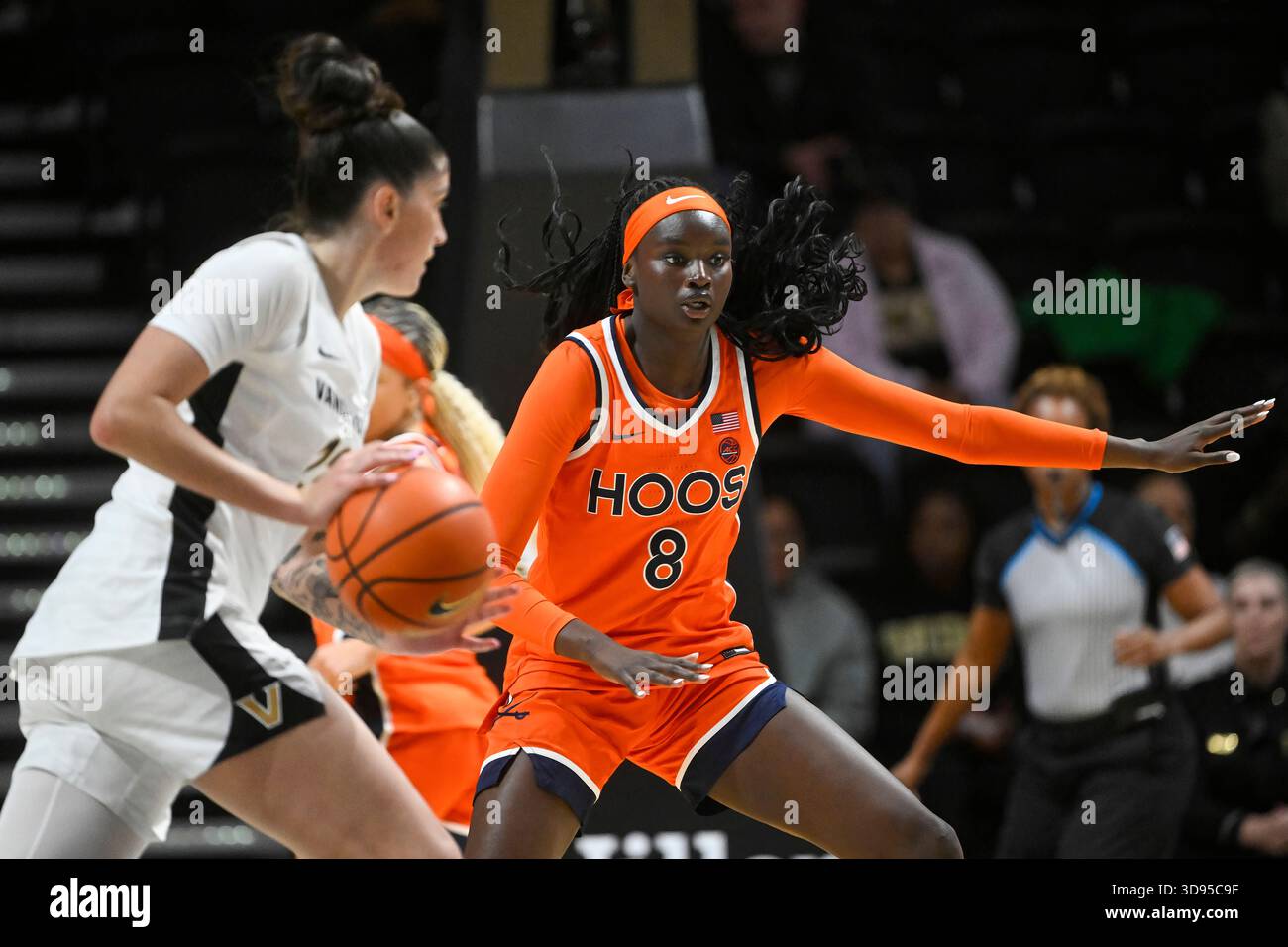Vanderbilt forward Ava Black (8) plays Vanderbilt in an NCAA basketball ...