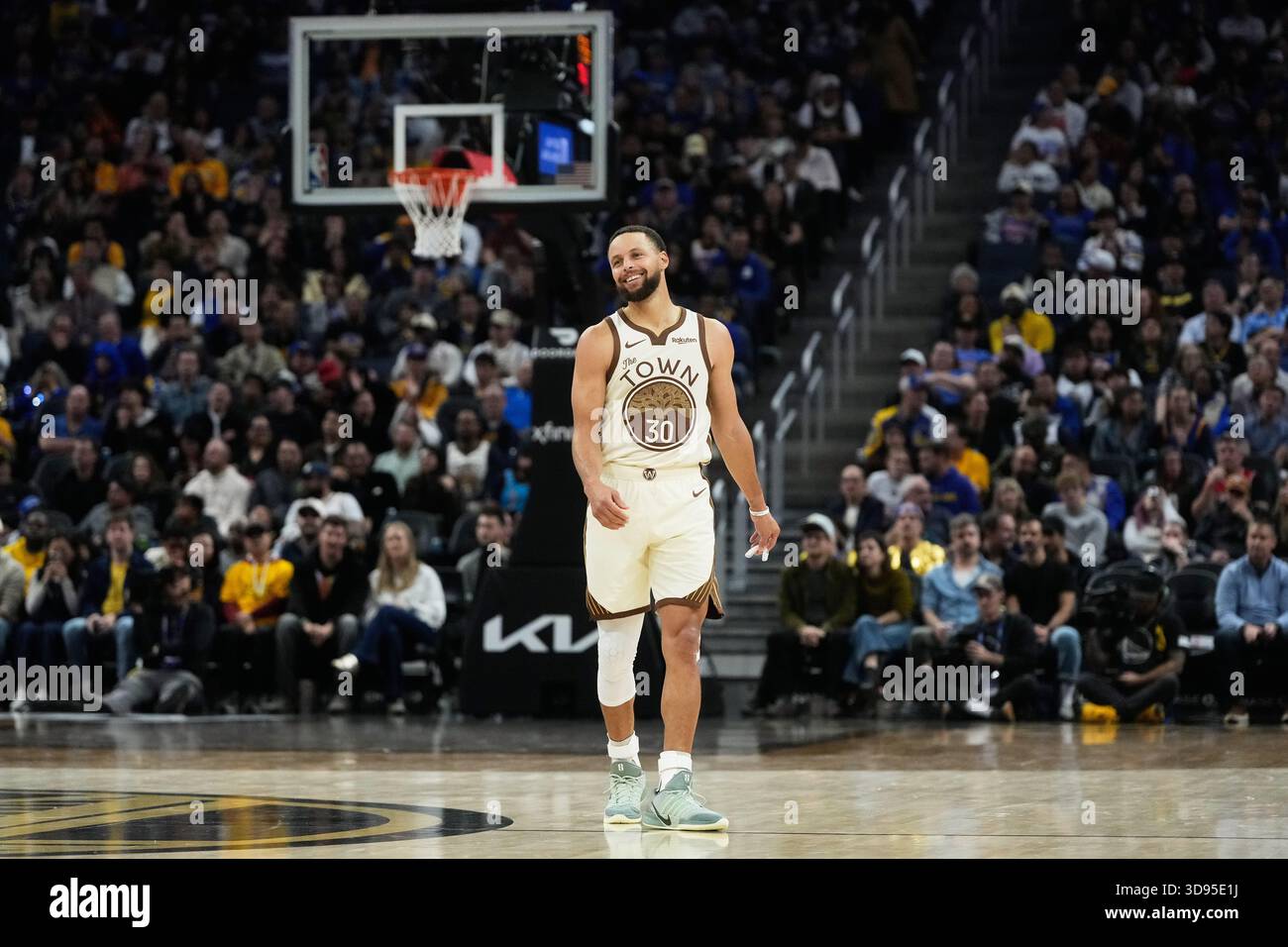 Golden State Warriors guard Stephen Curry during an NBA basketball game ...
