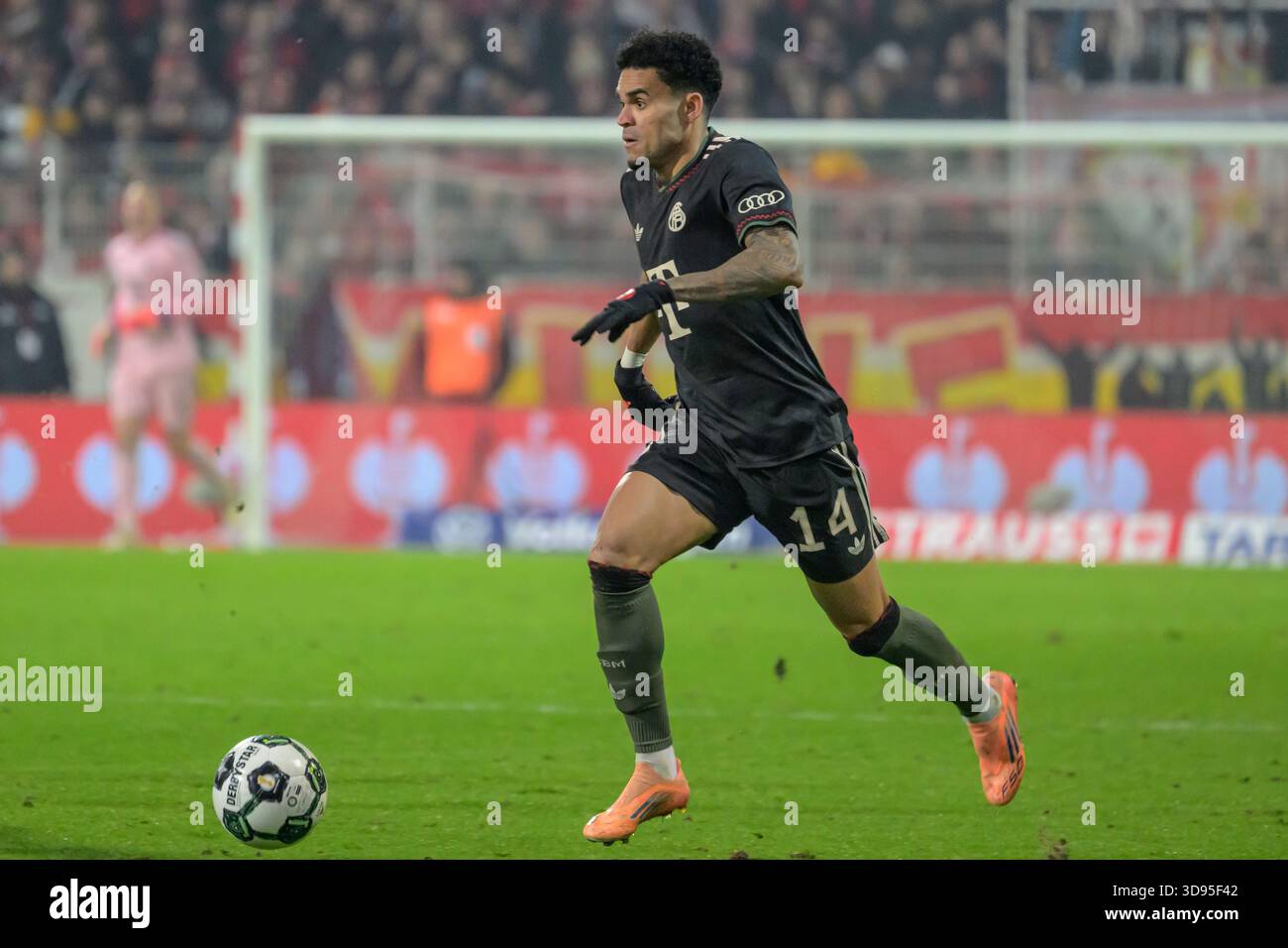 Luis diaz fc bayern munich in action hi-res stock photography and ...