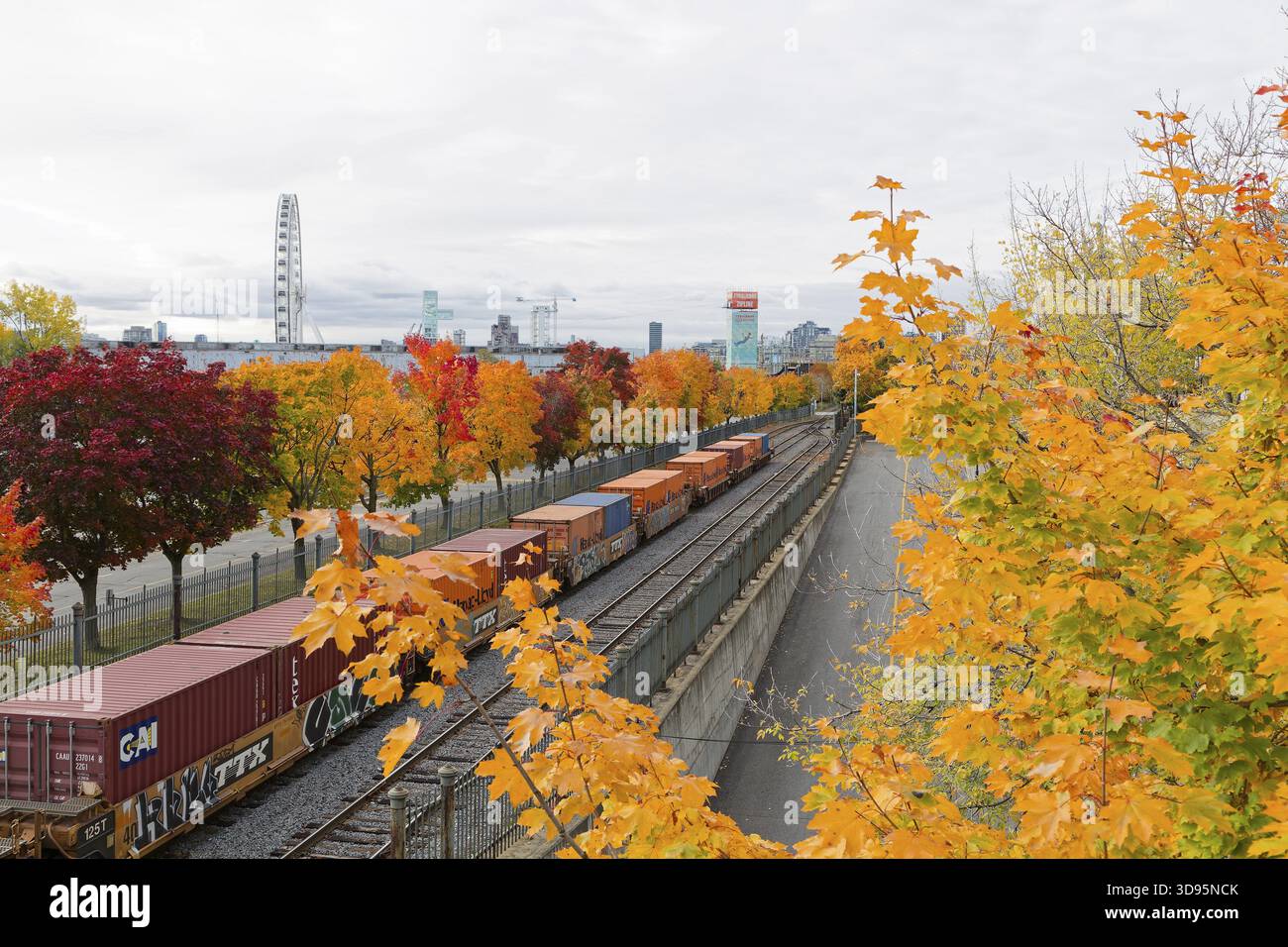 Port rail line hi-res stock photography and images - Alamy