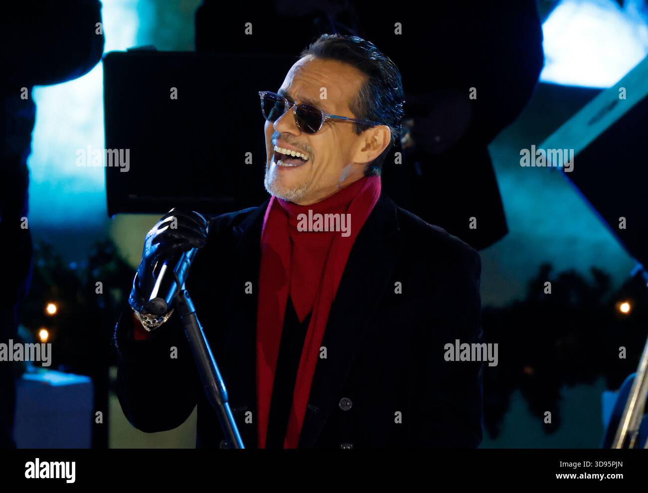 Marc Anthony performs at the 93rd annual Rockefeller Center Christmas ...
