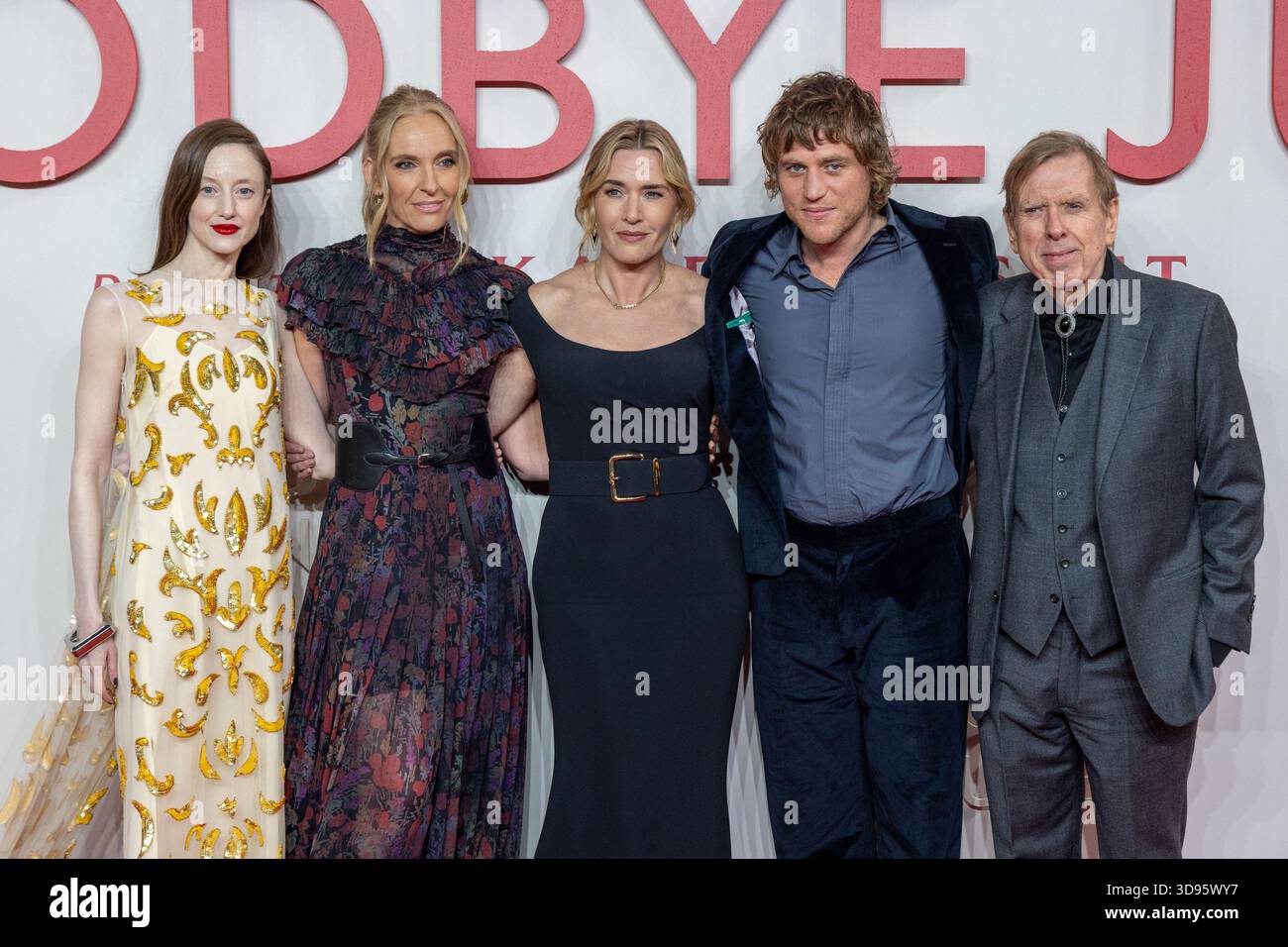 (L-R) Andrea Riseborough, Toni Collette, Kate Winslet, Johnny Flynn and ...