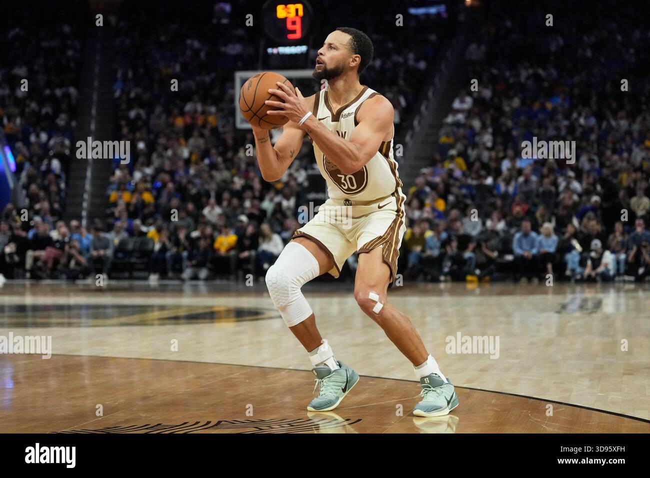 Golden State Warriors guard Stephen Curry during an NBA basketball game ...